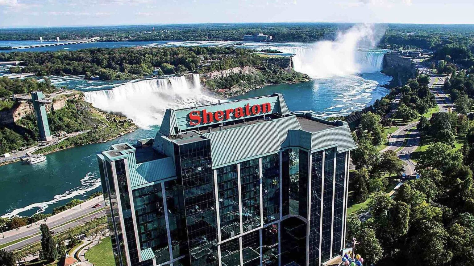 The Best Luxury Hotels in Niagara Falls For Vacations & Getaways